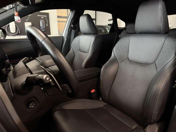 Melns Lexus RX 450h 2024 Viļņa, ar dzinēja tilpumu 2.49 L un nobraukumu 24 tūkst. km par 67989 €, foto 9 vietnē AUTOMOTO.COM.LV