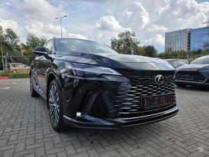 Melns Lexus RX 450h 2024 Viļņa, ar dzinēja tilpumu 2.49 L un nobraukumu 25 tūkst. km par 65900 €, foto 1 vietnē AUTOMOTO.COM.LV