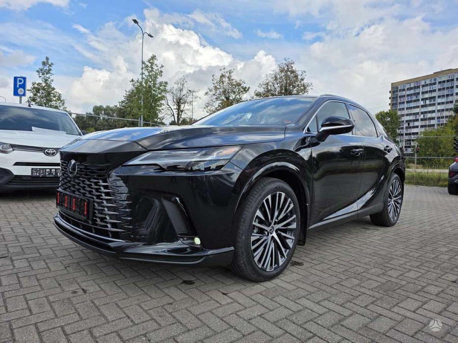 Melns Lexus RX 450h 2024 Viļņa, ar dzinēja tilpumu 2.49 L un nobraukumu 25 tūkst. km par 65900 €, foto 3 vietnē AUTOMOTO.COM.LV