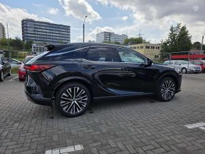 Melns Lexus RX 450h 2024 Viļņa, ar dzinēja tilpumu 2.49 L un nobraukumu 25 tūkst. km par 65900 €, foto 5 vietnē AUTOMOTO.COM.LV
