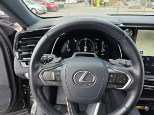 Melns Lexus RX 450h 2024 Viļņa, ar dzinēja tilpumu 2.49 L un nobraukumu 25 tūkst. km par 65900 €, foto 24 vietnē AUTOMOTO.COM.LV