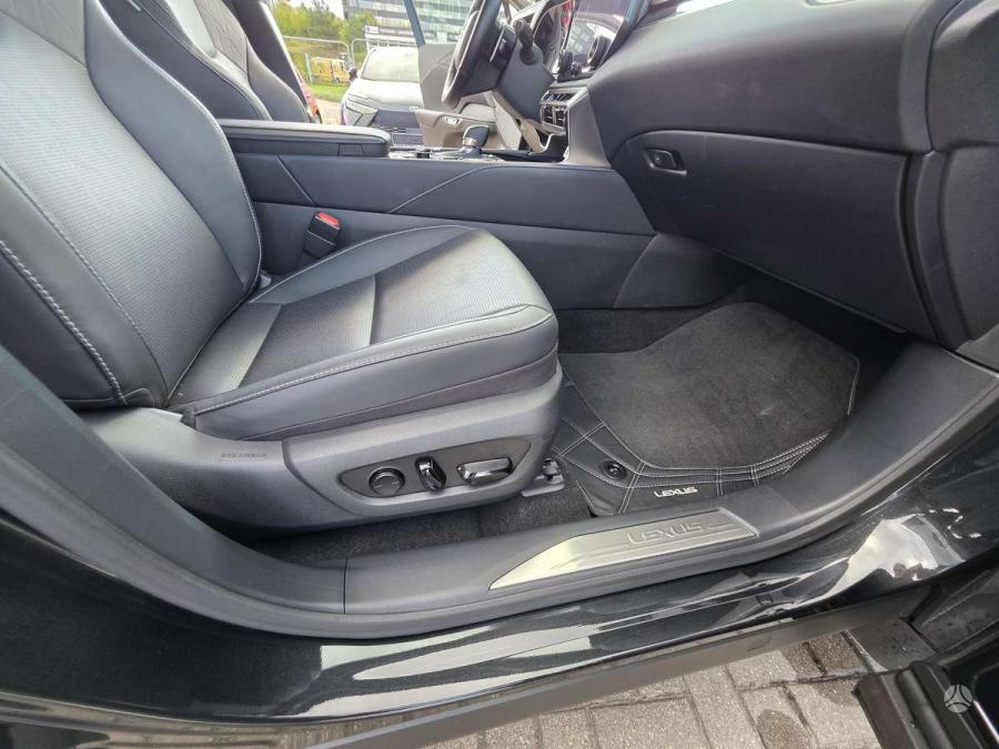 Melns Lexus RX 450h 2024 Viļņa, ar dzinēja tilpumu 2.49 L un nobraukumu 25 tūkst. km par 65900 €, foto 28 vietnē AUTOMOTO.COM.LV
