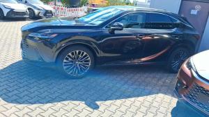 Black Lexus RX 450h 2024 in Vilnius, with an engine capacity of 2.49 L and mileage of 24 thousand km for 68500 €, photo 3 on AUTOMOTO.COM.LV