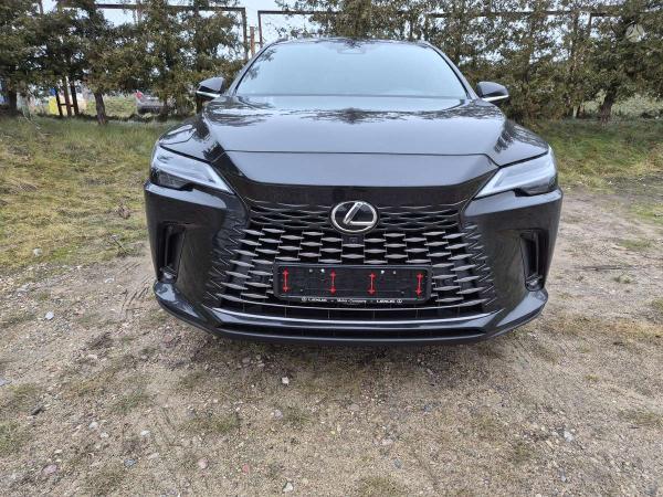 Melns Lexus RX 450h 2025 Viļņa, ar dzinēja tilpumu 2.50 L un nobraukumu 40 tūkst. km par 75990 €, foto 2 vietnē AUTOMOTO.COM.LV