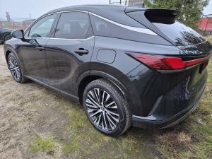 Melns Lexus RX 450h 2025 Viļņa, ar dzinēja tilpumu 2.50 L un nobraukumu 40 tūkst. km par 75990 €, foto 5 vietnē AUTOMOTO.COM.LV