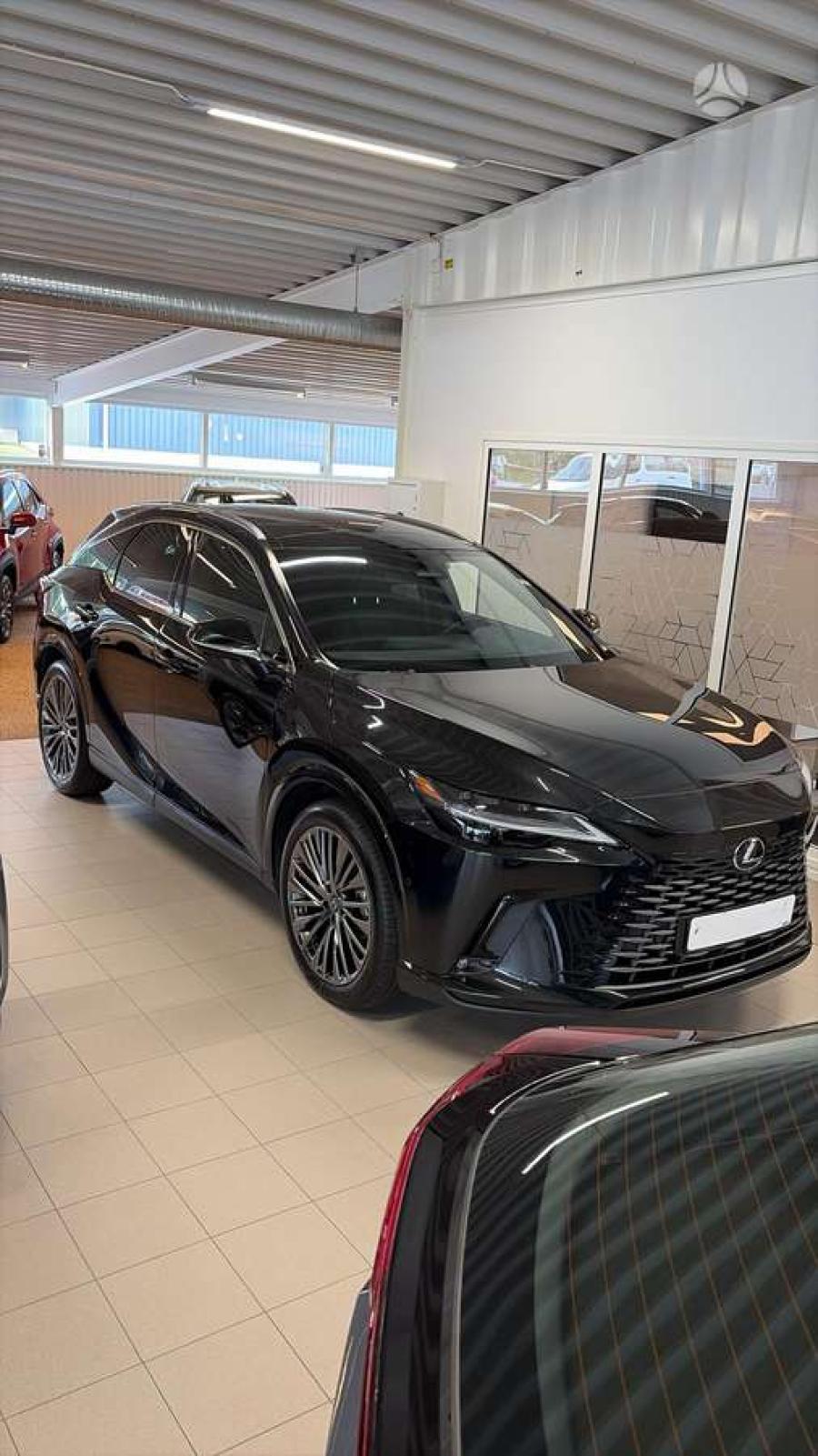 Melns Lexus RX 450h 2025 Viļņa, ar dzinēja tilpumu 2.49 L un nobraukumu 5 tūkst. km par 79900 €, foto 1 vietnē AUTOMOTO.COM.LV