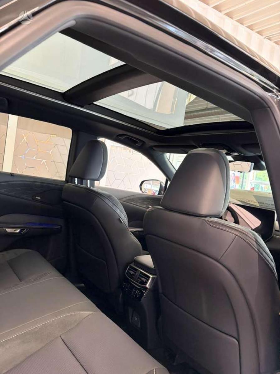 Melns Lexus RX 450h 2025 Viļņa, ar dzinēja tilpumu 2.49 L un nobraukumu 5 tūkst. km par 79900 €, foto 5 vietnē AUTOMOTO.COM.LV