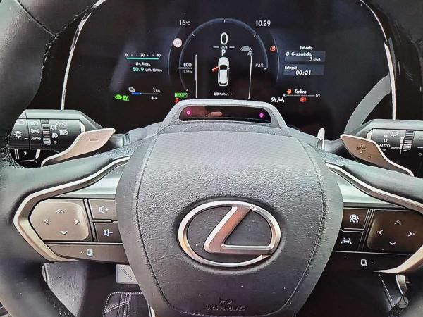 Melns Lexus RX 450h 2026 Viļņa, ar dzinēja tilpumu 2.50 L un nobraukumu 30 tūkst. km par 76990 €, foto 8 vietnē AUTOMOTO.COM.LV