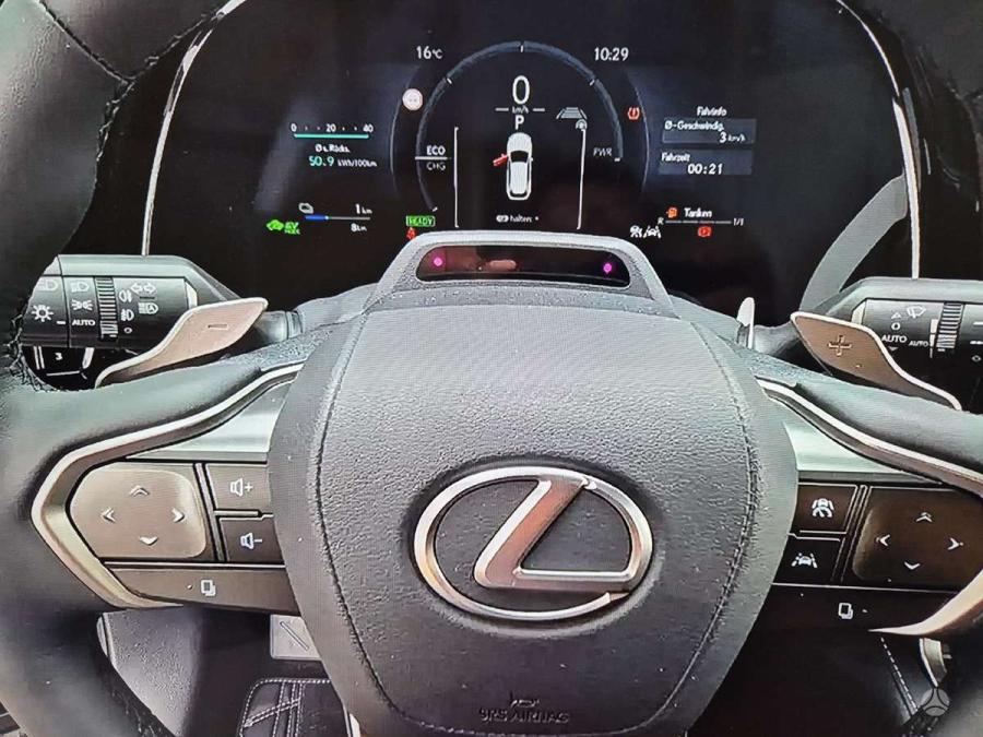 Black Lexus RX 450h 2026 in Vilnius, with an engine capacity of 2.50 L and mileage of 30 thousand km for 76990 €, photo 8 on AUTOMOTO.COM.LV