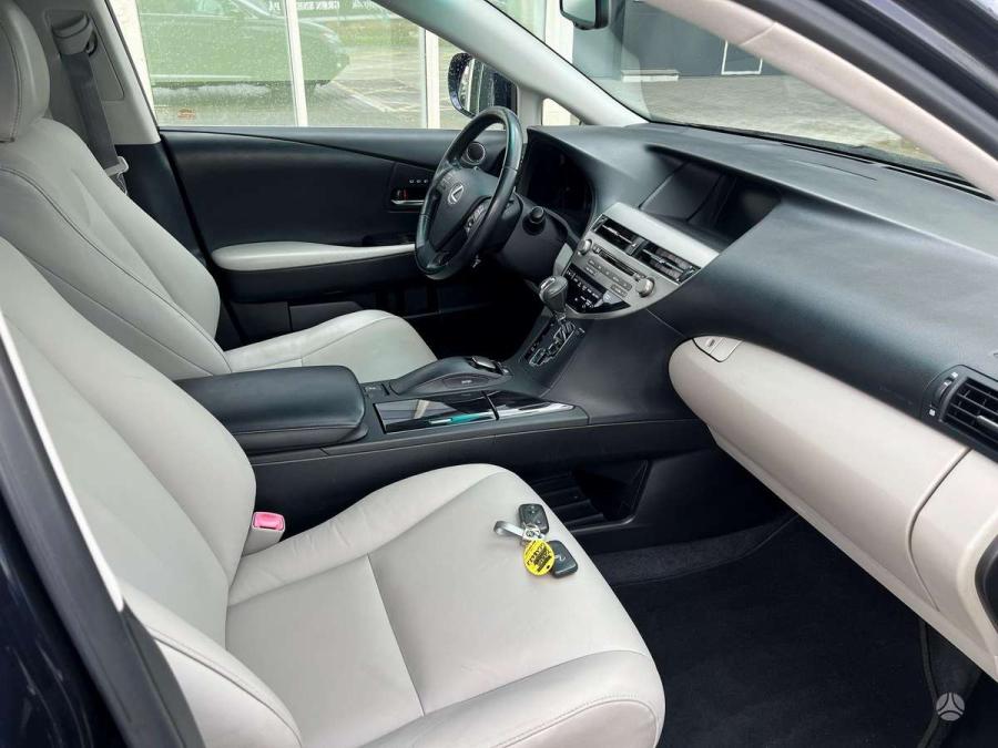 Blue Lexus RX 450h 2010 in Vilnius, with an engine capacity of 3.50 L and mileage of 288 thousand km for 10990 €, photo 9 on AUTOMOTO.COM.LV