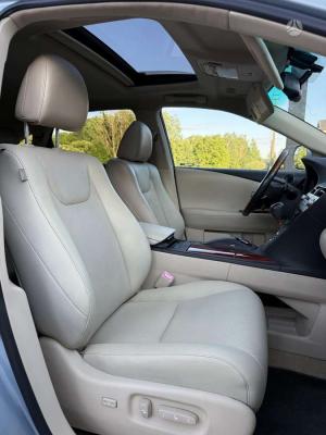 Blue Lexus RX 450h 2010 in Vilnius, with an engine capacity of 3.50 L and mileage of 114 thousand km for 10859 €, photo 10 on AUTOMOTO.COM.LV