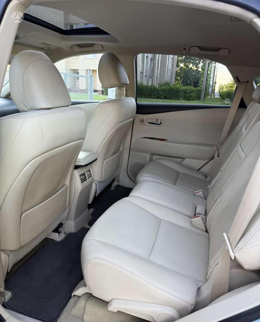 Blue Lexus RX 450h 2010 in Vilnius, with an engine capacity of 3.50 L and mileage of 114 thousand km for 10859 €, photo 12 on AUTOMOTO.COM.LV