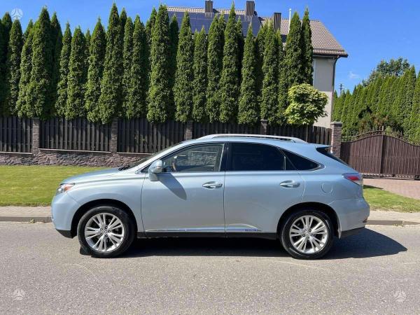 Lexus RX 450h 2010 Viļņa vietnē Zils Lexus RX 450h 2010 Viļņa, ar dzinēja tilpumu 3.30 L un nobraukumu 312 tūkst. km par 8500 €, foto 3 vietnē AUTOMOTO.COM.LV
