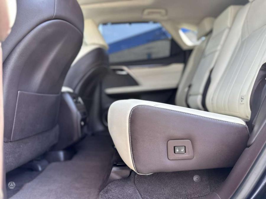 Blue Lexus RX 450h 2017 in Marijampole, with an engine capacity of 3.46 L and mileage of 256 thousand km for 23000 €, photo 14 on AUTOMOTO.COM.LV
