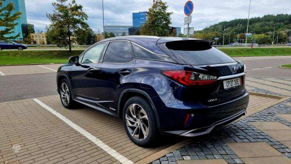 Blue Lexus RX 450h 2017 in Vilnius, with an engine capacity of 3.46 L and mileage of 260 thousand km for 22999 €, photo 5 on AUTOMOTO.COM.LV