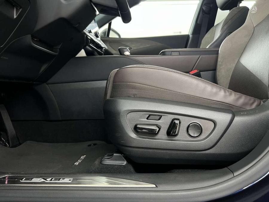 Blue Lexus RX 450h 2023 in Vilnius, with an engine capacity of 2.49 L and mileage of 51 thousand km for 64900 €, photo 27 on AUTOMOTO.COM.LV