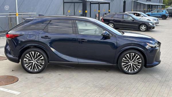 Blue Lexus RX 450h 2024 in Jonava, with an engine capacity of 2.49 L and mileage of 16 thousand km for 69700 €, photo 8 on AUTOMOTO.COM.LV