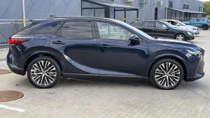 Blue Lexus RX 450h 2024 in Jonava, with an engine capacity of 2.49 L and mileage of 16 thousand km for 69700 €, photo 9 on AUTOMOTO.COM.LV