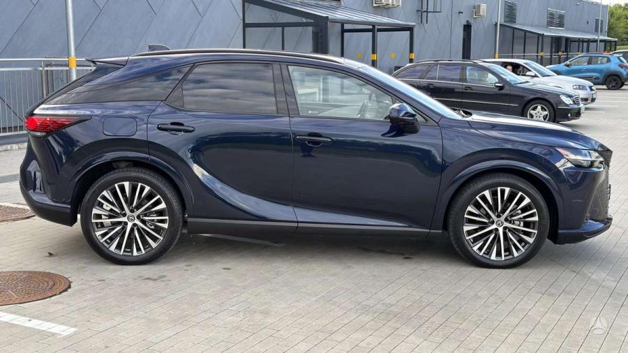 Blue Lexus RX 450h 2024 in Jonava, with an engine capacity of 2.49 L and mileage of 16 thousand km for 69700 €, photo 9 on AUTOMOTO.COM.LV