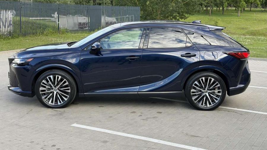 Blue Lexus RX 450h 2024 in Jonava, with an engine capacity of 2.49 L and mileage of 16 thousand km for 69700 €, photo 13 on AUTOMOTO.COM.LV