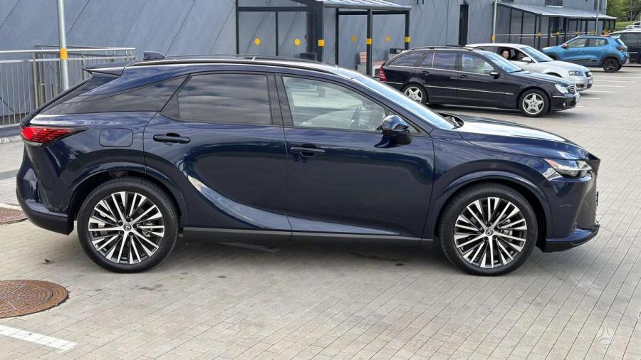 Blue Lexus RX 450h 2024 in Jonava, with an engine capacity of 2.49 L and mileage of 16 thousand km for 69700 €, photo 17 on AUTOMOTO.COM.LV