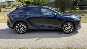 Zils Lexus RX 450h 2024 Jonava, ar dzinēja tilpumu 2.49 L un nobraukumu 17 tūkst. km par 68700 €, foto 9 vietnē AUTOMOTO.COM.LV