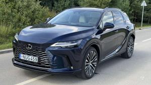 Zils Lexus RX 450h 2024 Jonava, ar dzinēja tilpumu 2.49 L un nobraukumu 17 tūkst. km par 62500 €, foto 4 vietnē AUTOMOTO.COM.LV