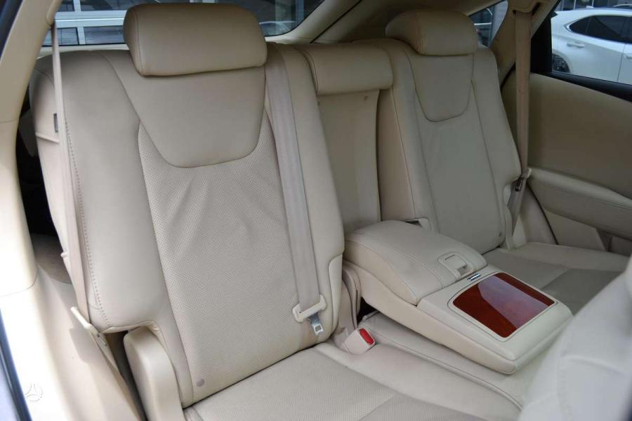 Brūns Lexus RX 450h 2009 Viļņa, ar dzinēja tilpumu 3.46 L un nobraukumu 254 tūkst. km par 12500 €, foto 23 vietnē AUTOMOTO.COM.LV