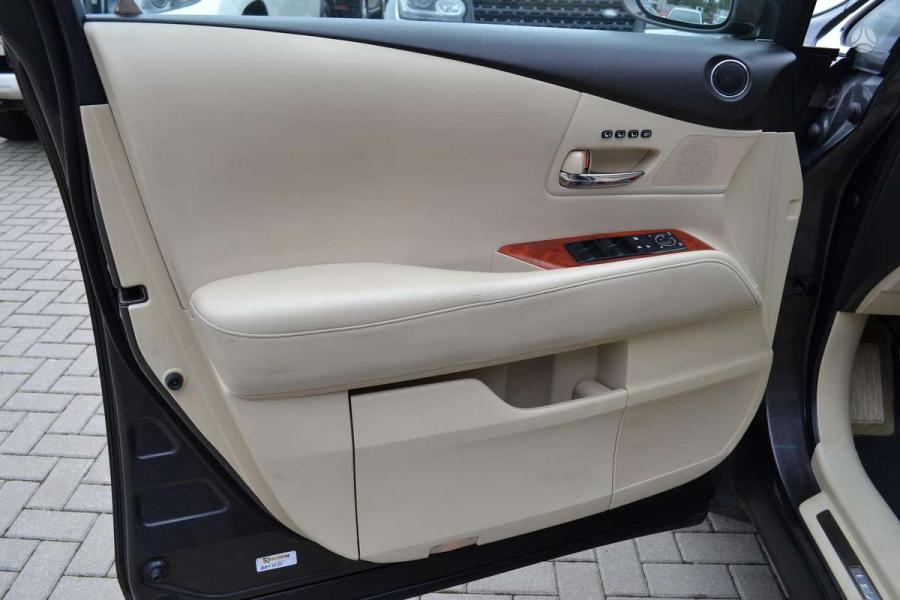 Brūns Lexus RX 450h 2009 Viļņa, ar dzinēja tilpumu 3.46 L un nobraukumu 254 tūkst. km par 12500 €, foto 35 vietnē AUTOMOTO.COM.LV