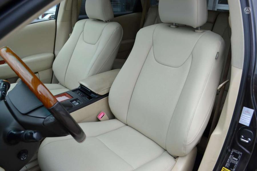 Brūns Lexus RX 450h 2009 Viļņa, ar dzinēja tilpumu 3.46 L un nobraukumu 254 tūkst. km par 12500 €, foto 39 vietnē AUTOMOTO.COM.LV