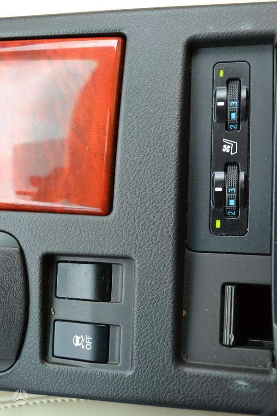 Brūns Lexus RX 450h 2009 Viļņa, ar dzinēja tilpumu 3.46 L un nobraukumu 254 tūkst. km par 12500 €, foto 46 vietnē AUTOMOTO.COM.LV