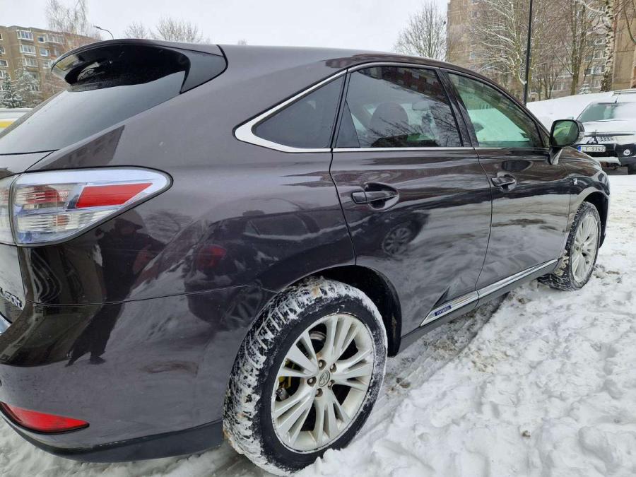 Brown Lexus RX 450h 2010 in Vilnius, with an engine capacity of 3.50 L and mileage of 286 thousand km for 9600 €, photo 28 on AUTOMOTO.COM.LV