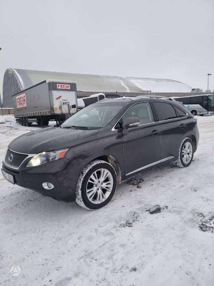 Brown Lexus RX 450h 2010 in Siauliai, with an engine capacity of 3.50 L and mileage of 275 thousand km for 10500 €, photo 2 on AUTOMOTO.COM.LV