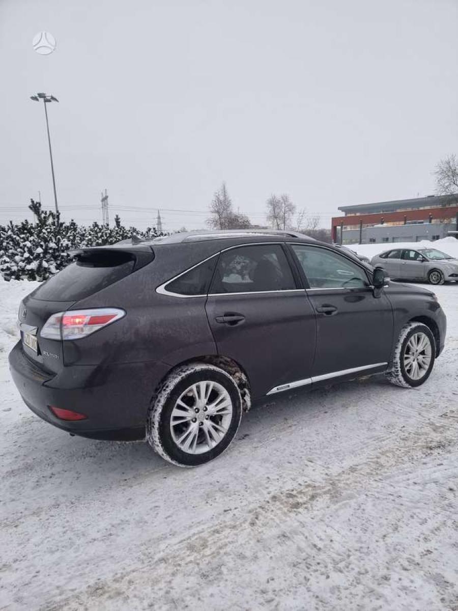 Brown Lexus RX 450h 2010 in Siauliai, with an engine capacity of 3.50 L and mileage of 275 thousand km for 10500 €, photo 8 on AUTOMOTO.COM.LV
