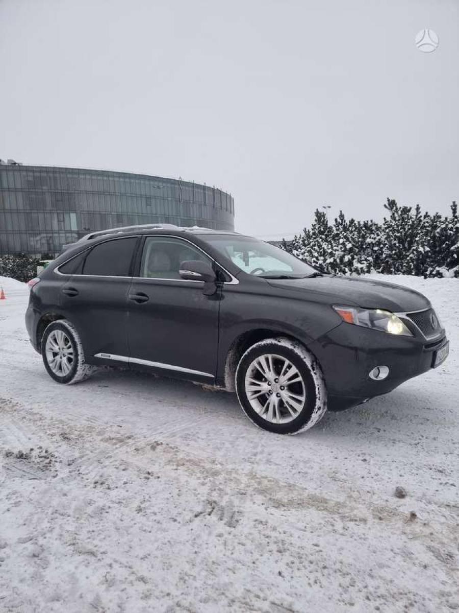 Brown Lexus RX 450h 2010 in Siauliai, with an engine capacity of 3.50 L and mileage of 275 thousand km for 10500 €, photo 11 on AUTOMOTO.COM.LV
