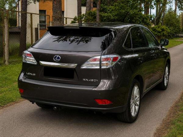 Brown Lexus RX 450h 2010 in Vilnius, with an engine capacity of 2.46 L and mileage of 337 thousand km for 10500 €, photo 8 on AUTOMOTO.COM.LV