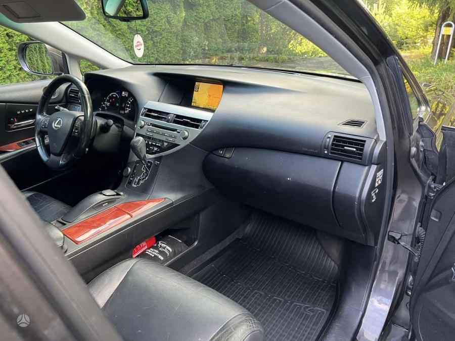 Brūns Lexus RX 450h 2010 Viļņa, ar dzinēja tilpumu 3.30 L un nobraukumu 320 tūkst. km par 8999 €, foto 18 vietnē AUTOMOTO.COM.LV