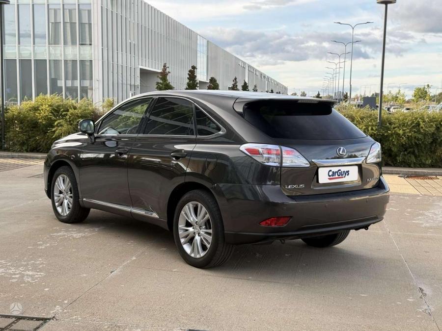 Brown Lexus RX 450h 2010 in Vilnius, with an engine capacity of 3.46 L and mileage of 161 thousand km for 12200 €, photo 4 on AUTOMOTO.COM.LV