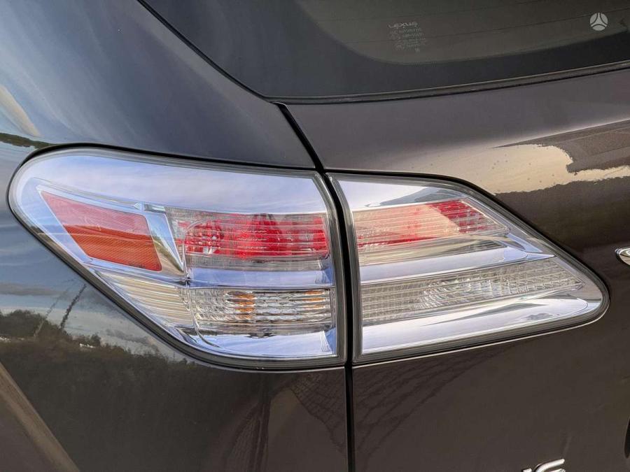 Brown Lexus RX 450h 2010 in Vilnius, with an engine capacity of 3.46 L and mileage of 161 thousand km for 12200 €, photo 6 on AUTOMOTO.COM.LV