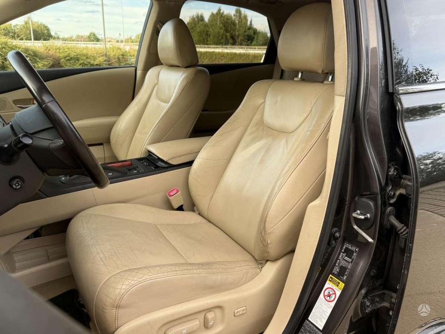 Brown Lexus RX 450h 2010 in Vilnius, with an engine capacity of 3.46 L and mileage of 161 thousand km for 12200 €, photo 17 on AUTOMOTO.COM.LV