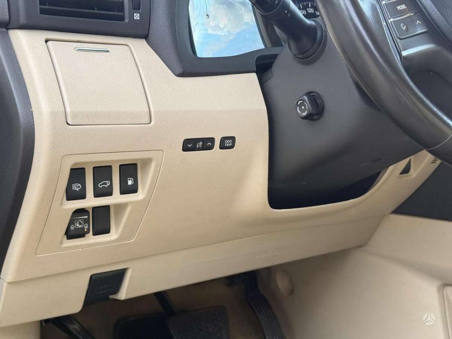 Brown Lexus RX 450h 2010 in Vilnius, with an engine capacity of 3.46 L and mileage of 161 thousand km for 12200 €, photo 18 on AUTOMOTO.COM.LV