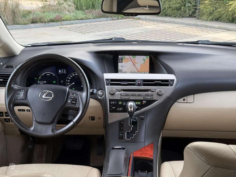 Brown Lexus RX 450h 2010 in Vilnius, with an engine capacity of 3.46 L and mileage of 161 thousand km for 12200 €, photo 19 on AUTOMOTO.COM.LV