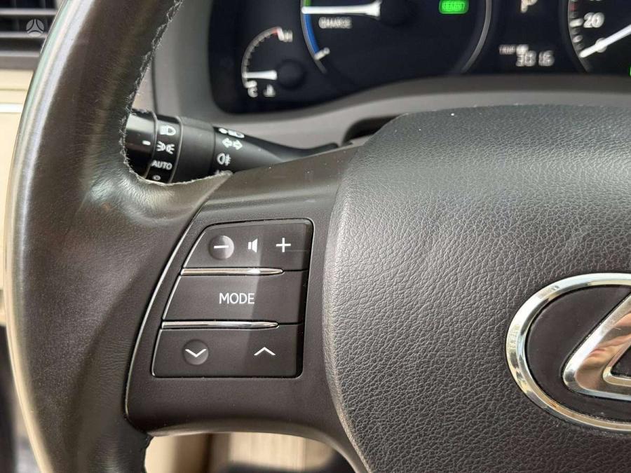 Brown Lexus RX 450h 2010 in Vilnius, with an engine capacity of 3.46 L and mileage of 161 thousand km for 12200 €, photo 29 on AUTOMOTO.COM.LV