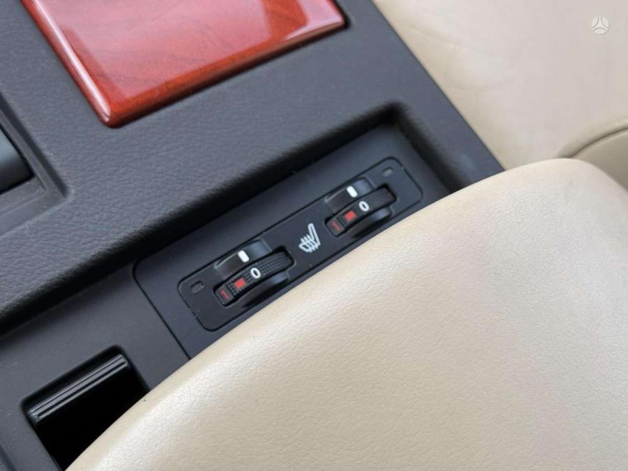 Brown Lexus RX 450h 2010 in Vilnius, with an engine capacity of 3.46 L and mileage of 161 thousand km for 12200 €, photo 34 on AUTOMOTO.COM.LV