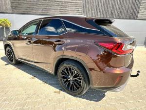 Brown Lexus RX 450h 2016 in Siauliai, with an engine capacity of 3.46 L and mileage of 239 thousand km for 30500 €, photo 10 on AUTOMOTO.COM.LV