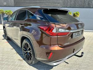 Brown Lexus RX 450h 2016 in Siauliai, with an engine capacity of 3.46 L and mileage of 239 thousand km for 30500 €, photo 12 on AUTOMOTO.COM.LV