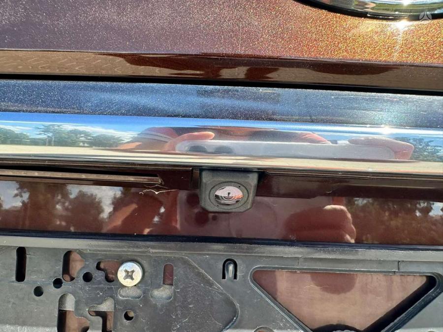Brown Lexus RX 450h 2016 in Siauliai, with an engine capacity of 3.46 L and mileage of 239 thousand km for 30500 €, photo 17 on AUTOMOTO.COM.LV