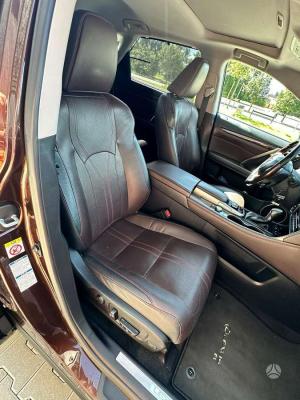Brown Lexus RX 450h 2016 in Siauliai, with an engine capacity of 3.46 L and mileage of 239 thousand km for 30500 €, photo 26 on AUTOMOTO.COM.LV
