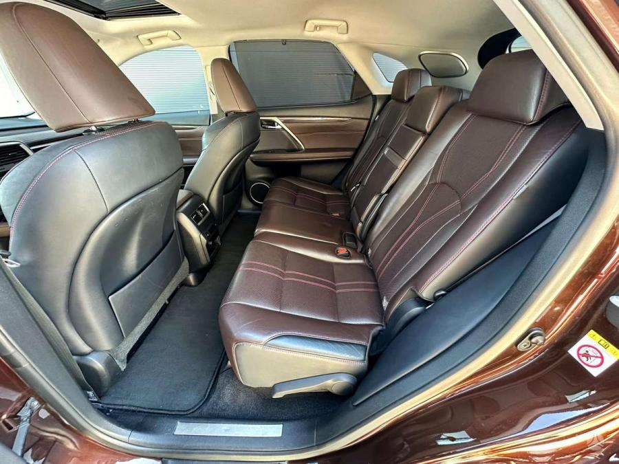 Brown Lexus RX 450h 2016 in Siauliai, with an engine capacity of 3.46 L and mileage of 239 thousand km for 30500 €, photo 29 on AUTOMOTO.COM.LV