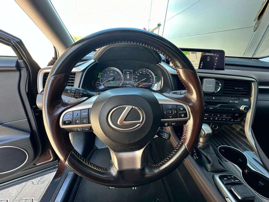 Brown Lexus RX 450h 2016 in Siauliai, with an engine capacity of 3.46 L and mileage of 239 thousand km for 30500 €, photo 34 on AUTOMOTO.COM.LV
